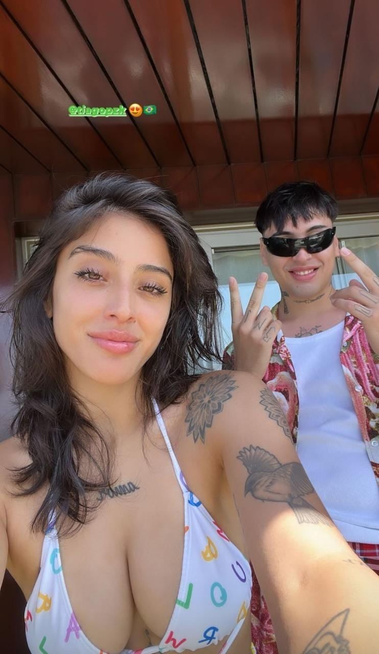 Belén Negri posó con sus bikinis diminutas para las fotos que Tiago PZK le tomó en medio de sus ...