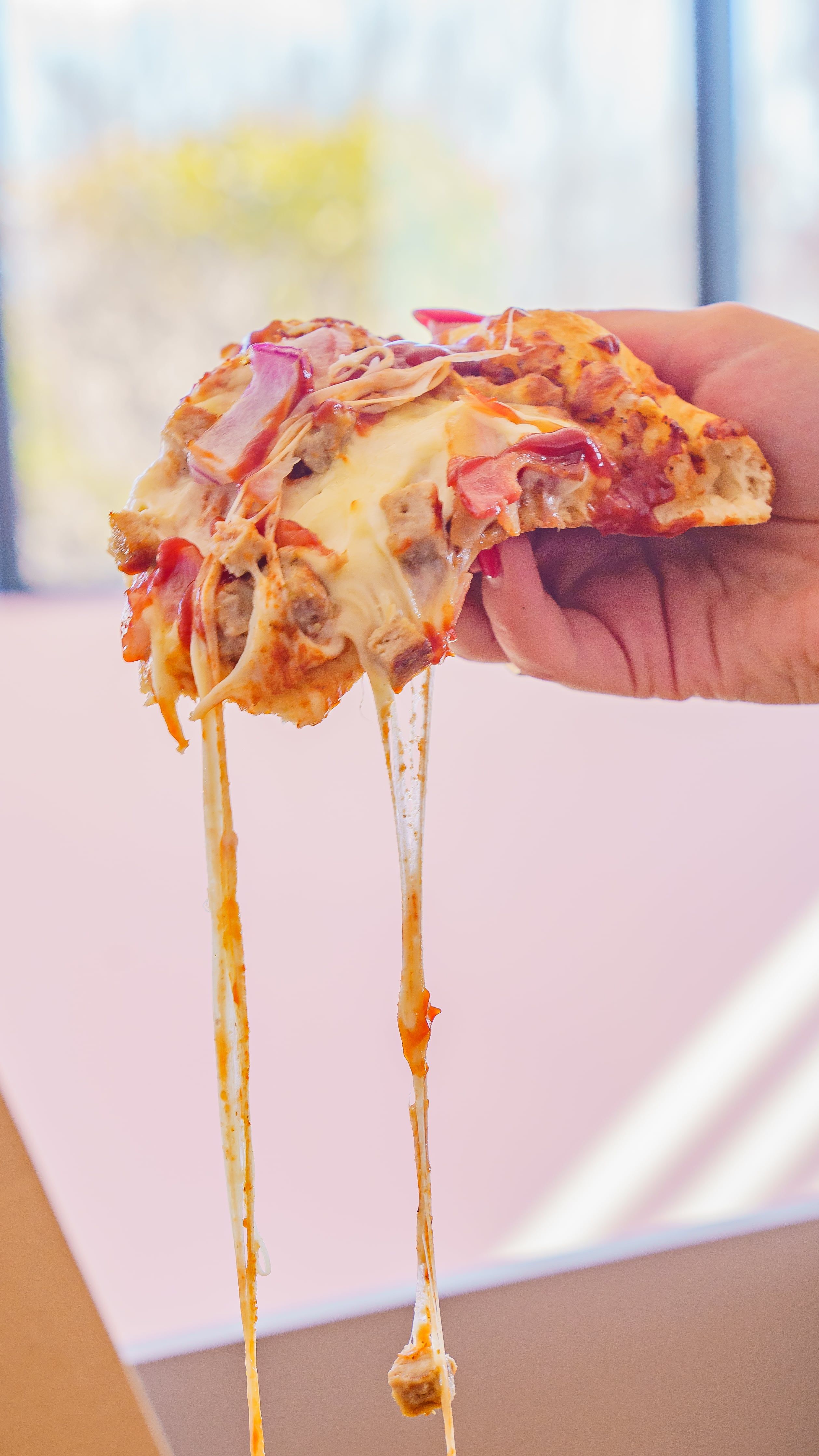 Conocé Tutsy, el lugar con la mejor pizza de estilo americano que vas a ...