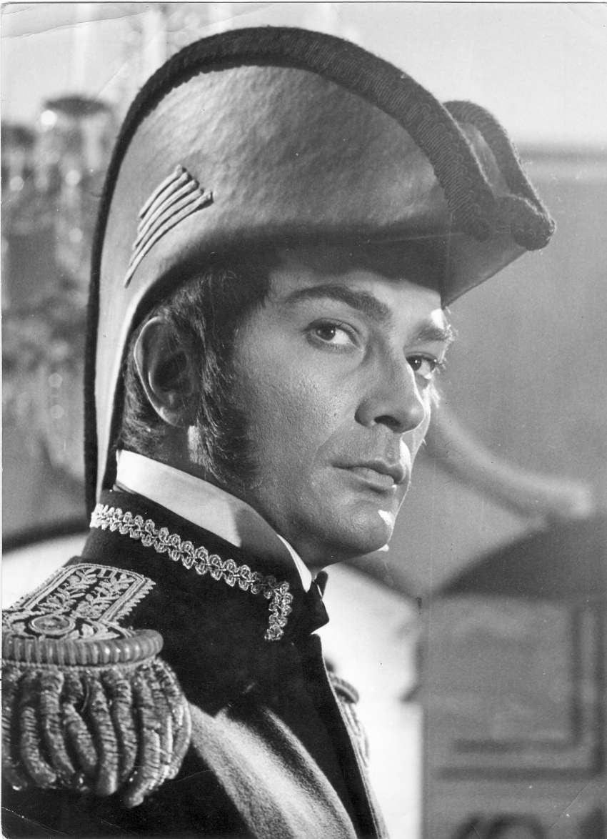 Alfredo Alcón: el día en que fue “El Santo de la Espada”