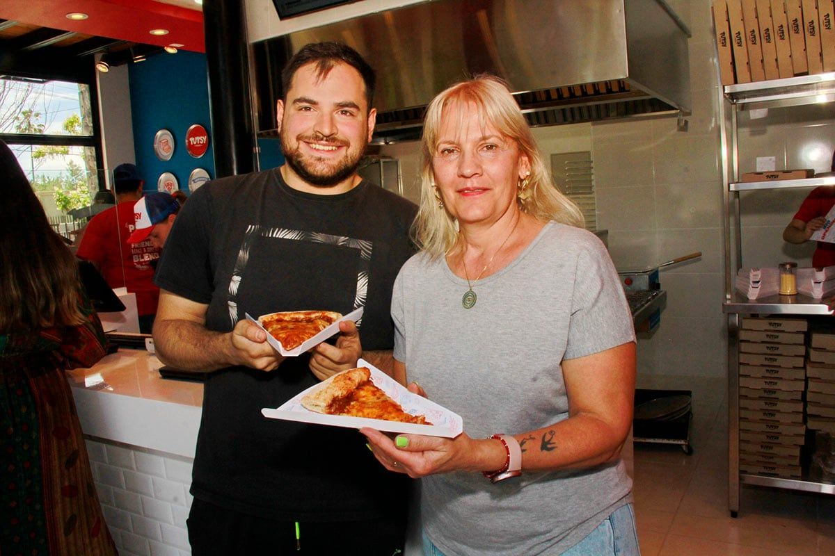 Tutsy Pizza ¡porciones gratis para todos!