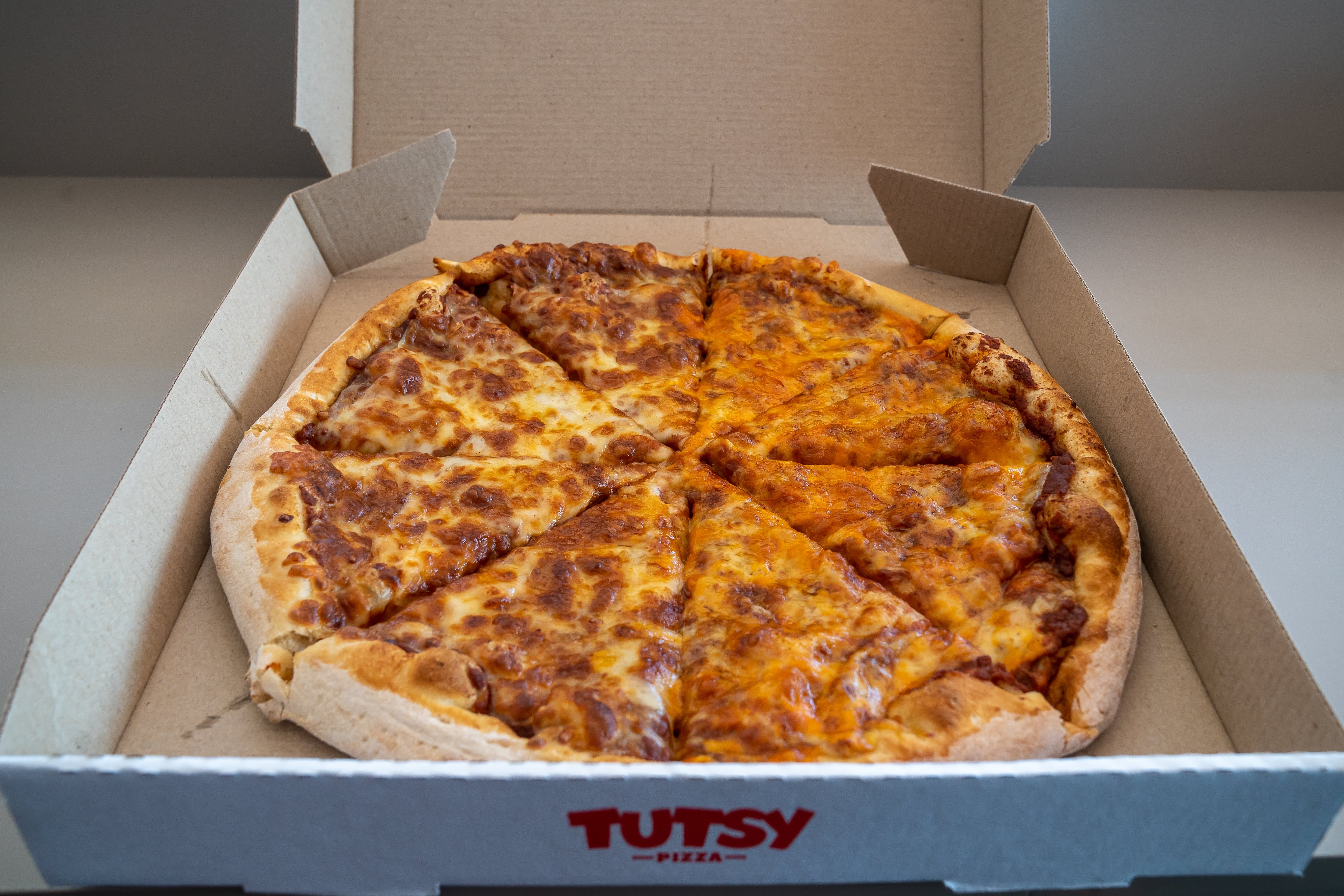 Conocé Tutsy, el lugar con la mejor pizza de estilo americano que vas a ...
