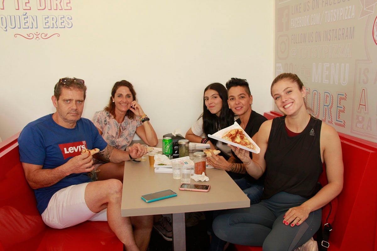 Tutsy Pizza ¡porciones gratis para todos!