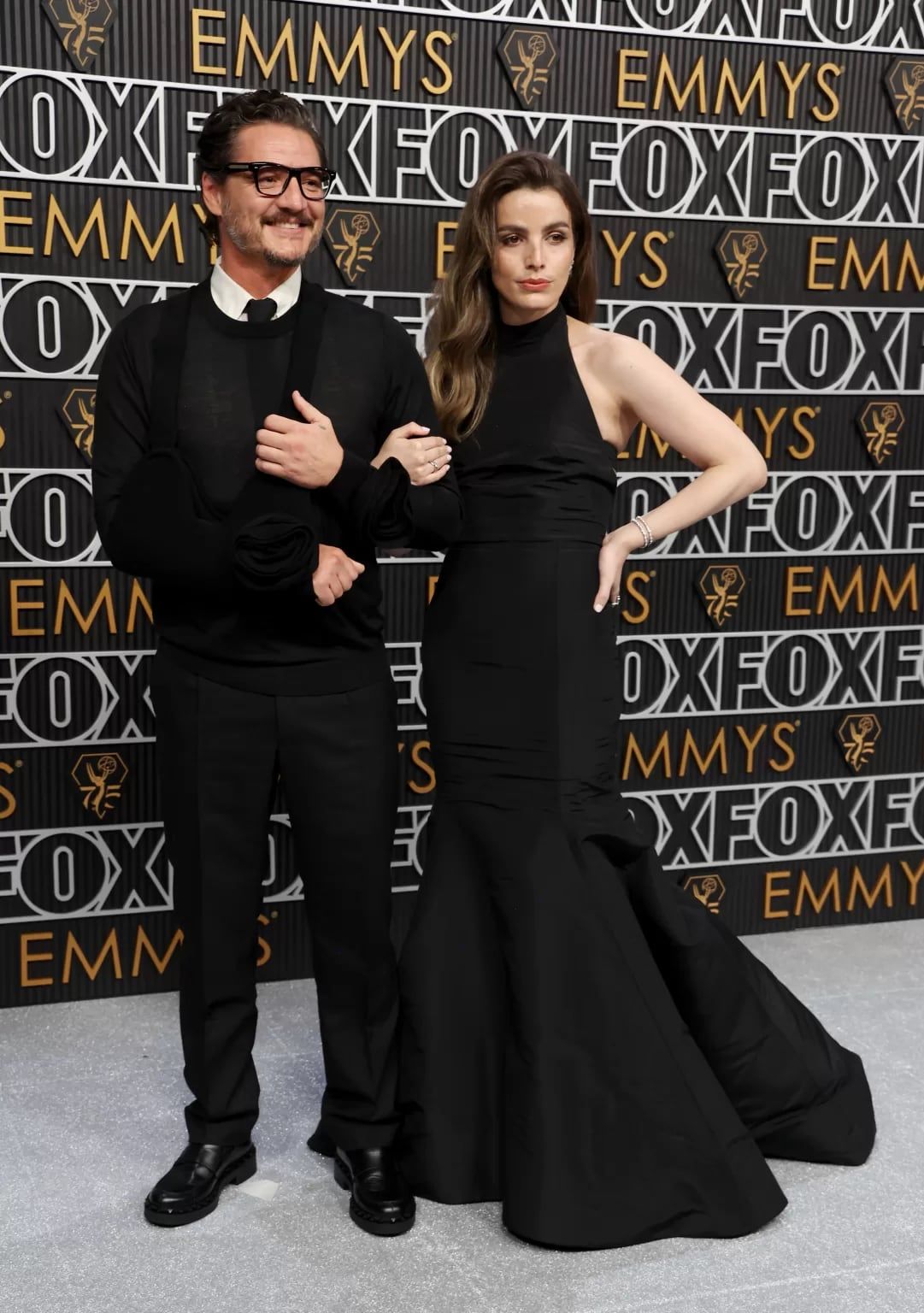 Pedro Pascal fue a los Emmy 2024 con su hermana Lux y ella sorprendió ...