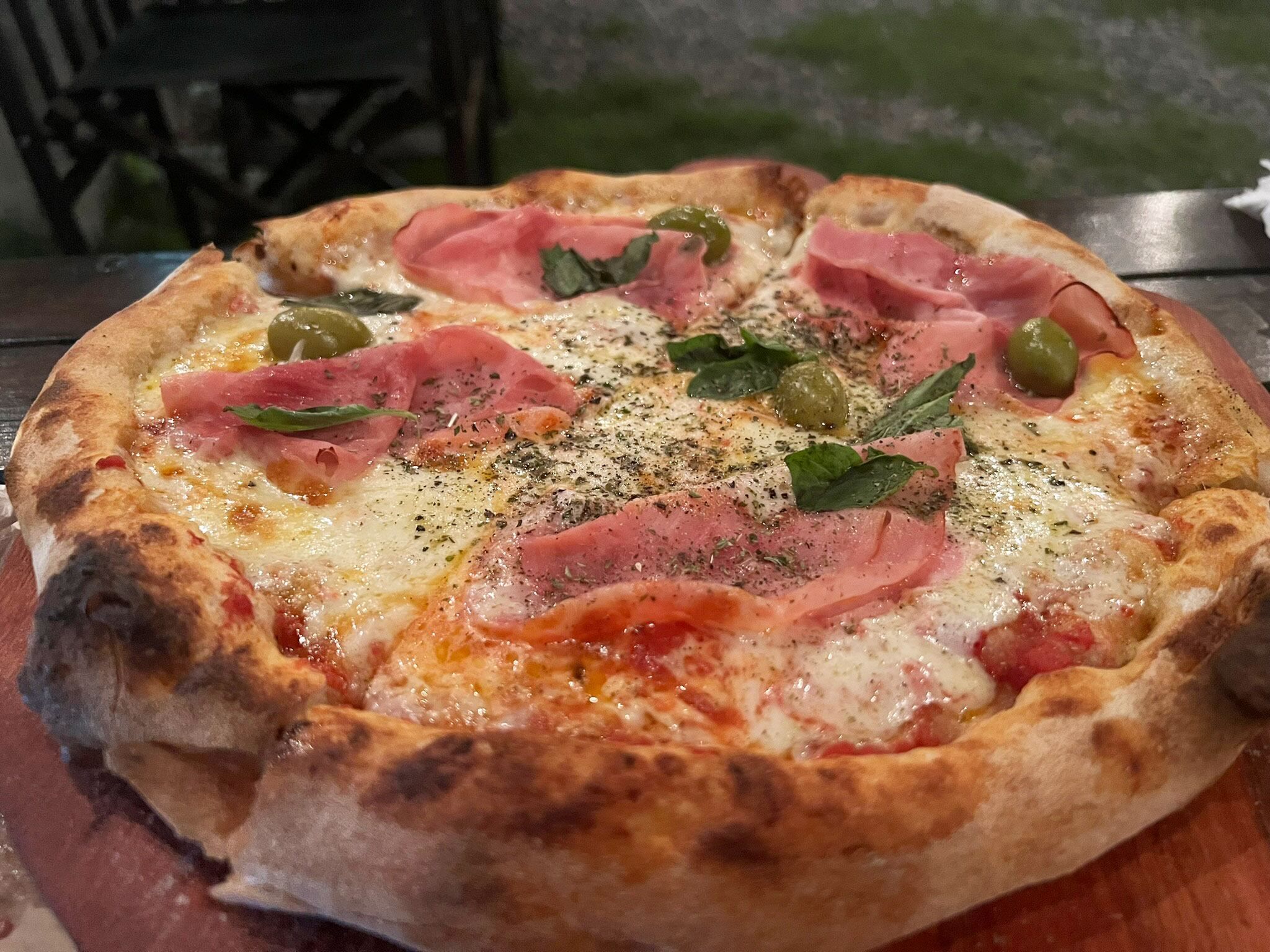 La receta de la pizza casera más fácil, rápida y sin horno