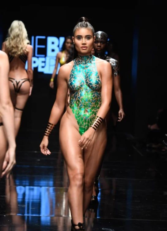 Un Diseñador Hizo Desfilar A Sus Modelos Sin Ropa En La Semana De La