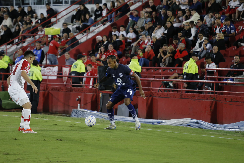 Independiente Rivadavia cayó ante Huracán en un duelo parejo