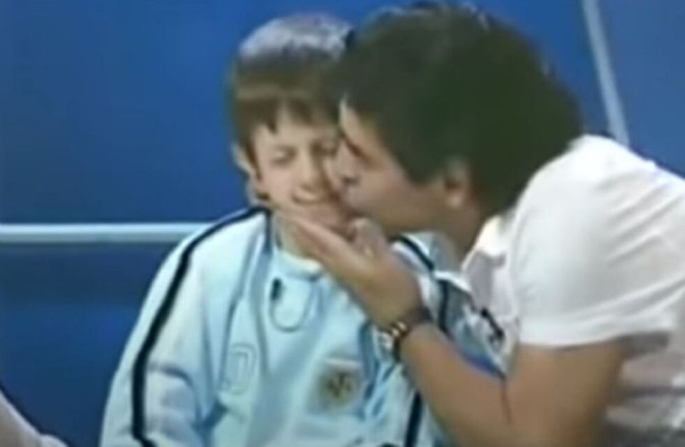 Mariano Sinito, el nene de Agrandadytos que conoció a Maradona, lo ...