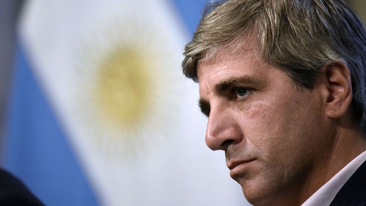 Luis Caputo: Aunque haya una invasión extraterrestre, Axel Kicillof ...