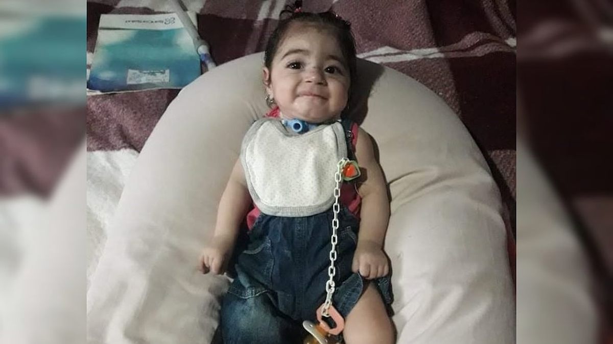 La pequeña Eluney nació prematura, tiene una sonda gástrica y necesita leche para mejorar su ...