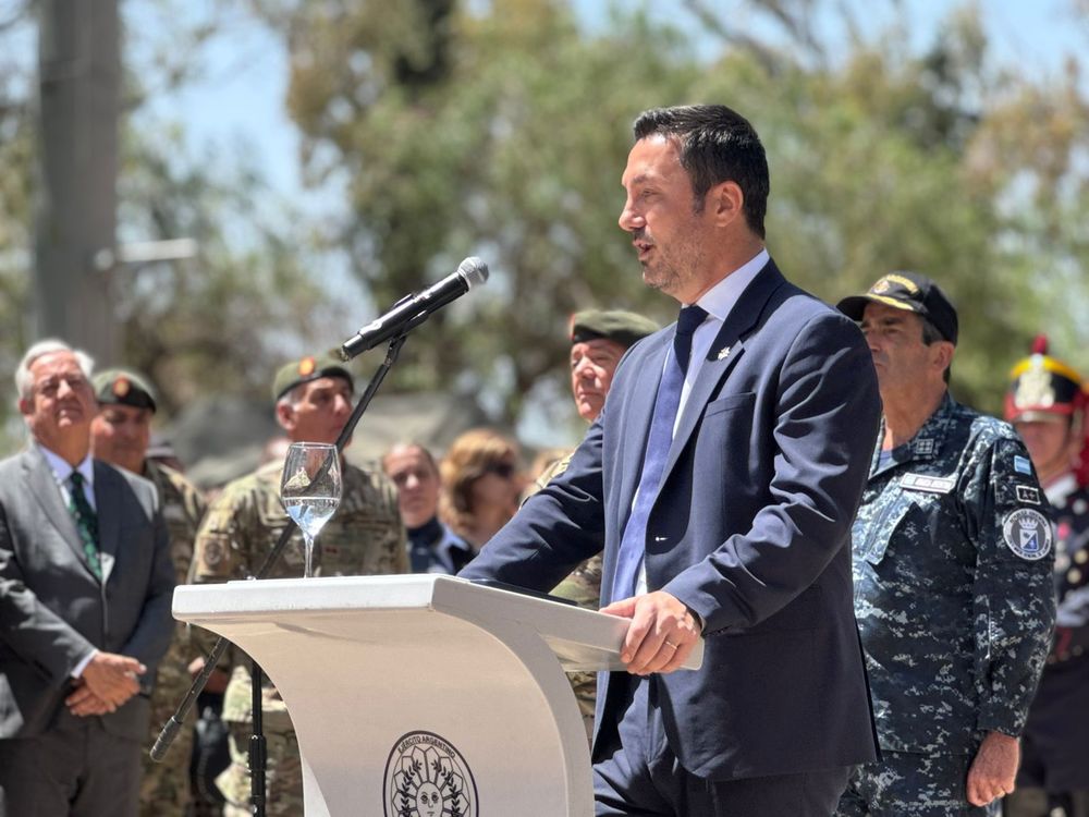 Luis Petri en Aconcagua Radio: Traer a los Granaderos a Mendoza es un ...