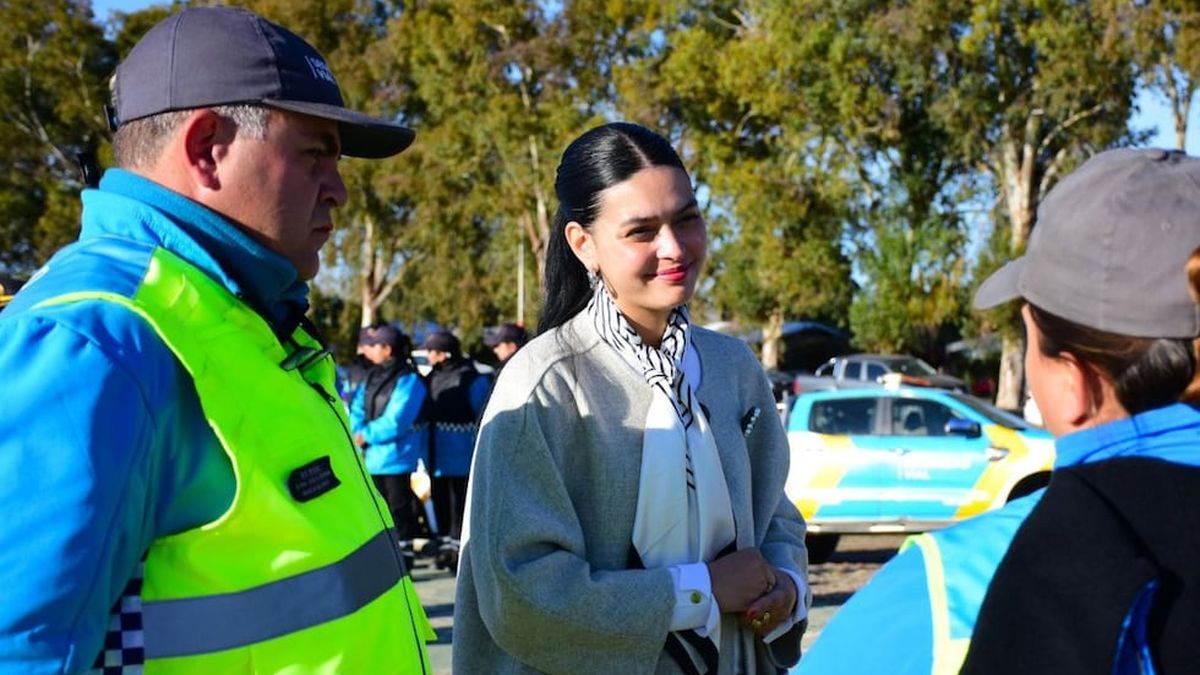 Santa Rosa: Flor Destéfanis anunció compra de vehículos con fondos de ...