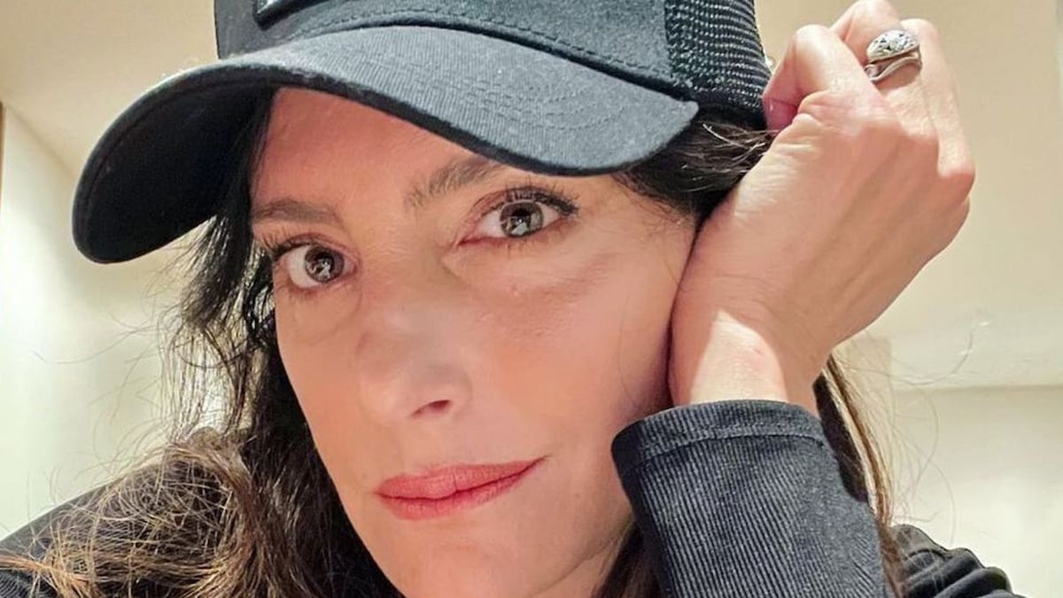 Luciana Aymar se puso de espaldas y posó al natural con un traje de ...