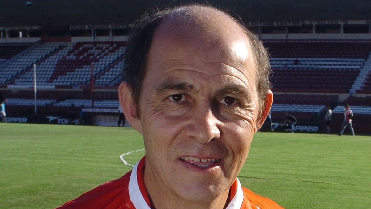 Fútbol: Un gran maestro del Rojo levantó el pulgar