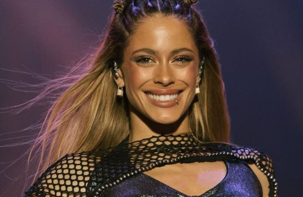 Tini Stoessel volvió a cambiarse el look y ahora es colorada