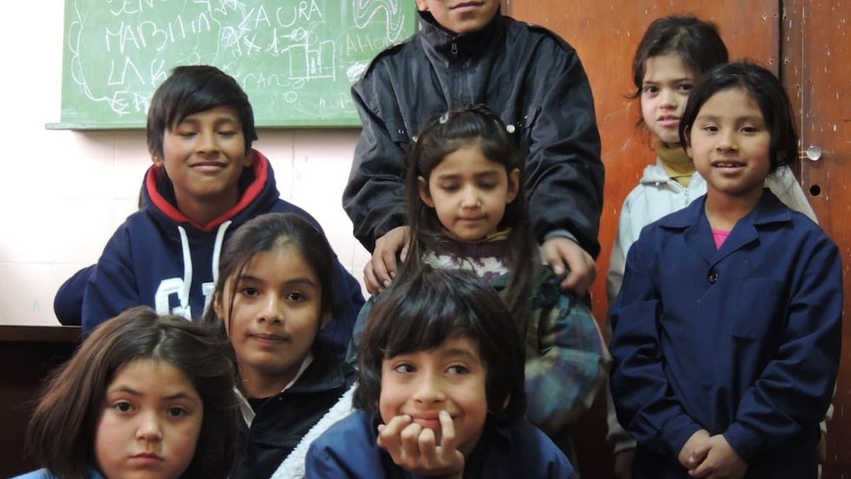 Niños y jóvenes mendocinos esperan la ayuda de padrinos para seguir ...