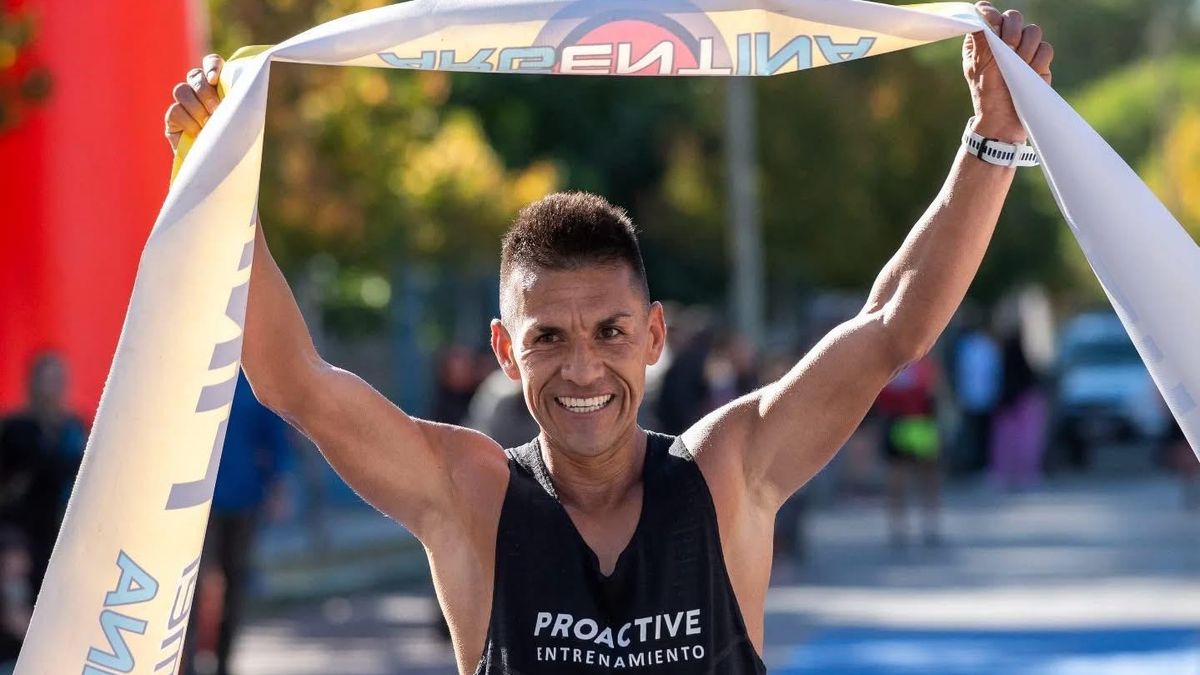 Bruno Barsotti hizo historia en la 25º edición de la Maratón de Mendoza