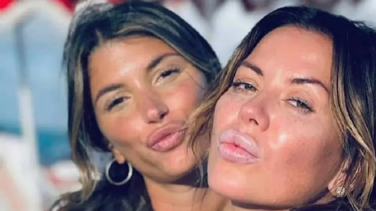 La foto subidísima de tono de Karina Jelinek con Flor Parise, sin ropa ...