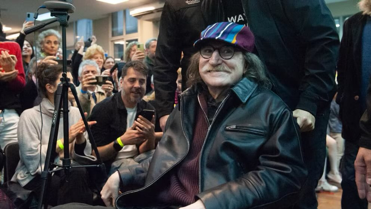 Charly fue distinguido en la UBA: Pasaré a llamarme doctor Charly García