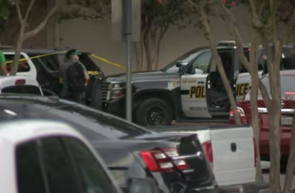 Video: un hombre perdió la vida tras un tiroteo en un centro comercial ...
