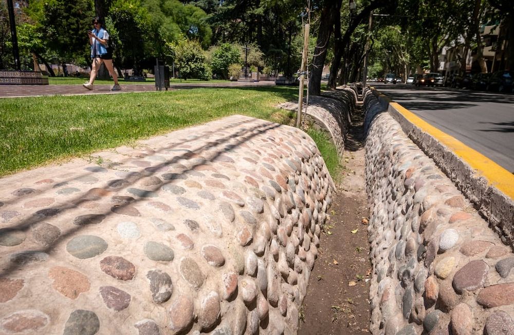 ¿Dónde estaban las acequias huarpes de Mendoza?