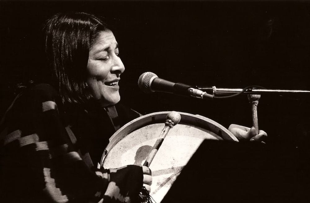 La revista Rolling Stone incluyó a Mercedes Sosa entre los 200 mejores ...