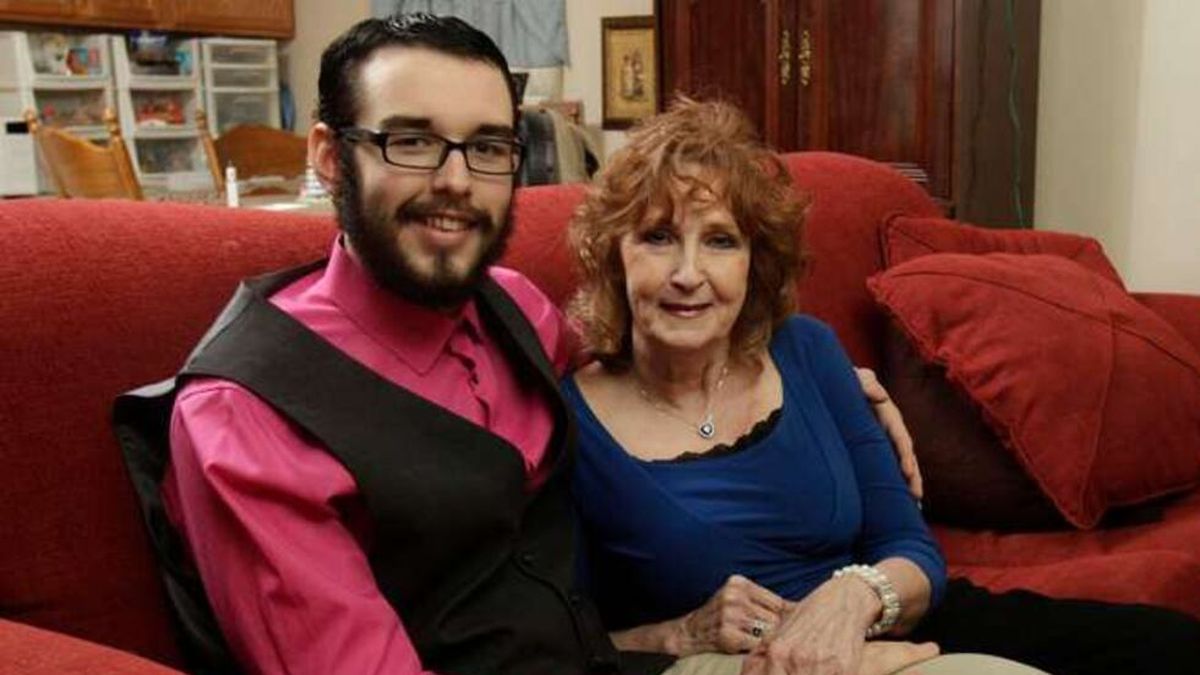 Ella tiene 77 años, él 24, están juntos desde el 2015 y ahora venden ...