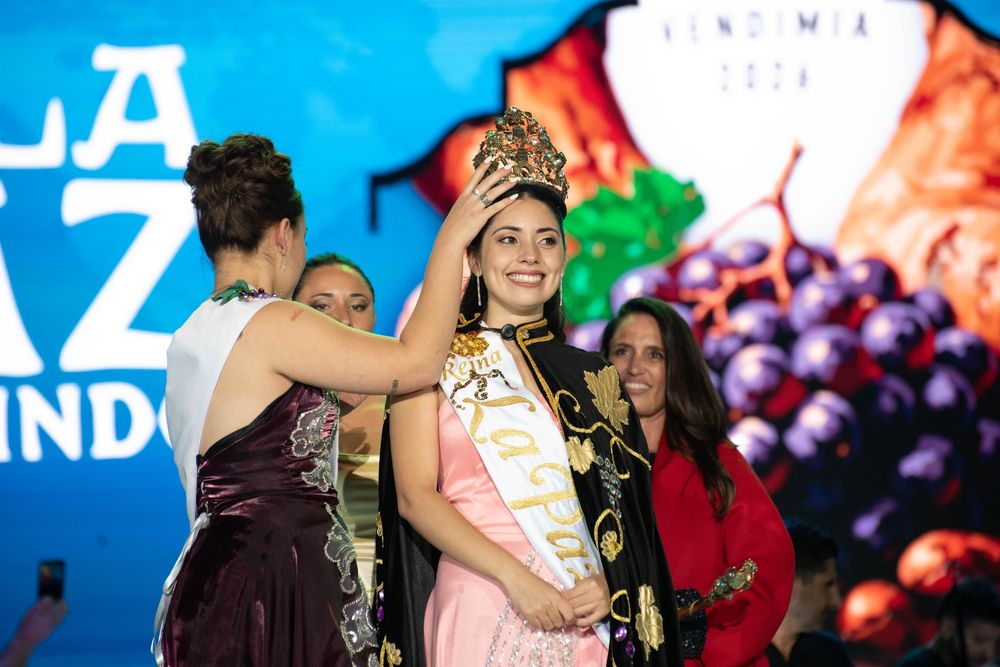 La Paz celebró su Vendimia y eligió a su reina, Ana Laura Roza