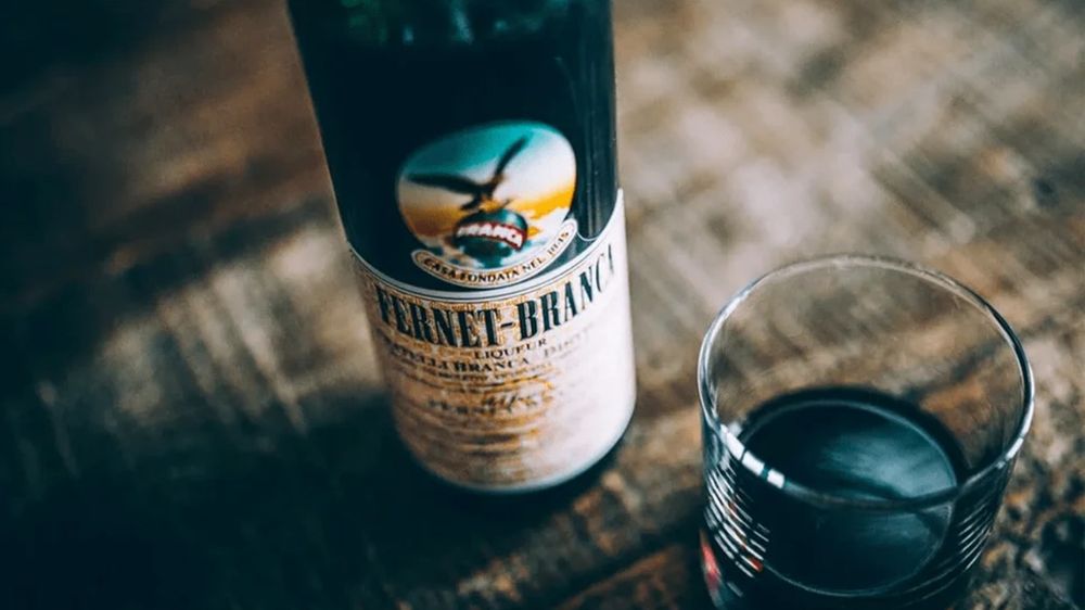Si tenés botellas de Fernet vacías en casa, tenés un tesoro: por qué y ...