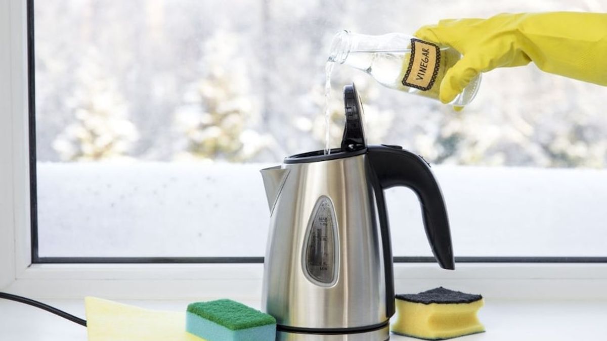 Cuatro pasos para sacar todo el sarro de la pava eléctrica