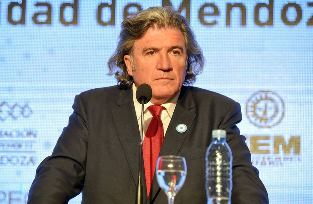 La “nueva” política de José Luis Ramón y el teorema de las terceras fuerzas