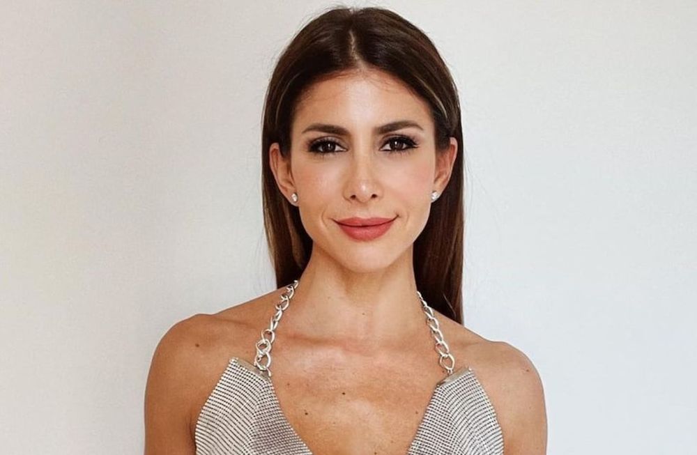 Majo Martino hizo estallar las redes con sus fotos con una bikini negra y detalles en flúor que ...