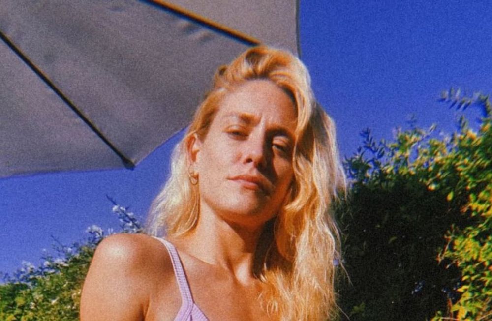 Rochi Igarzábal y su bailecito ratonero con una bikini violeta anudada ...