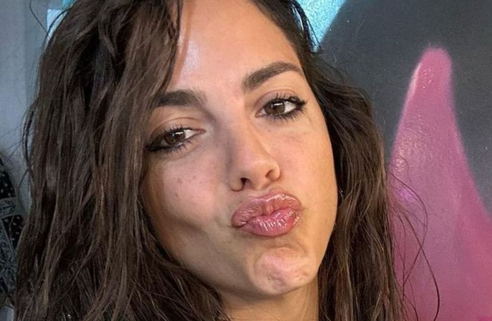 Belu Lucius redobló la apuesta con su foto en ropa íntima total white