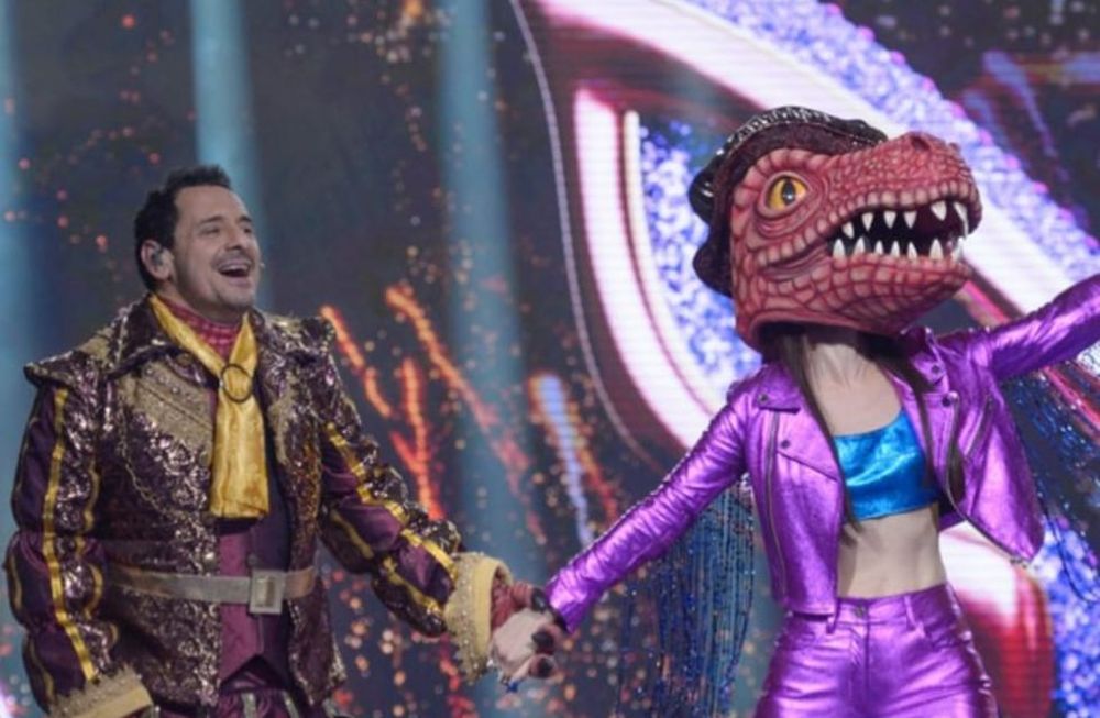 Ricardo Mollo sorprendió a Natalia Oreiro en “¿Quién es la máscara?” y ...