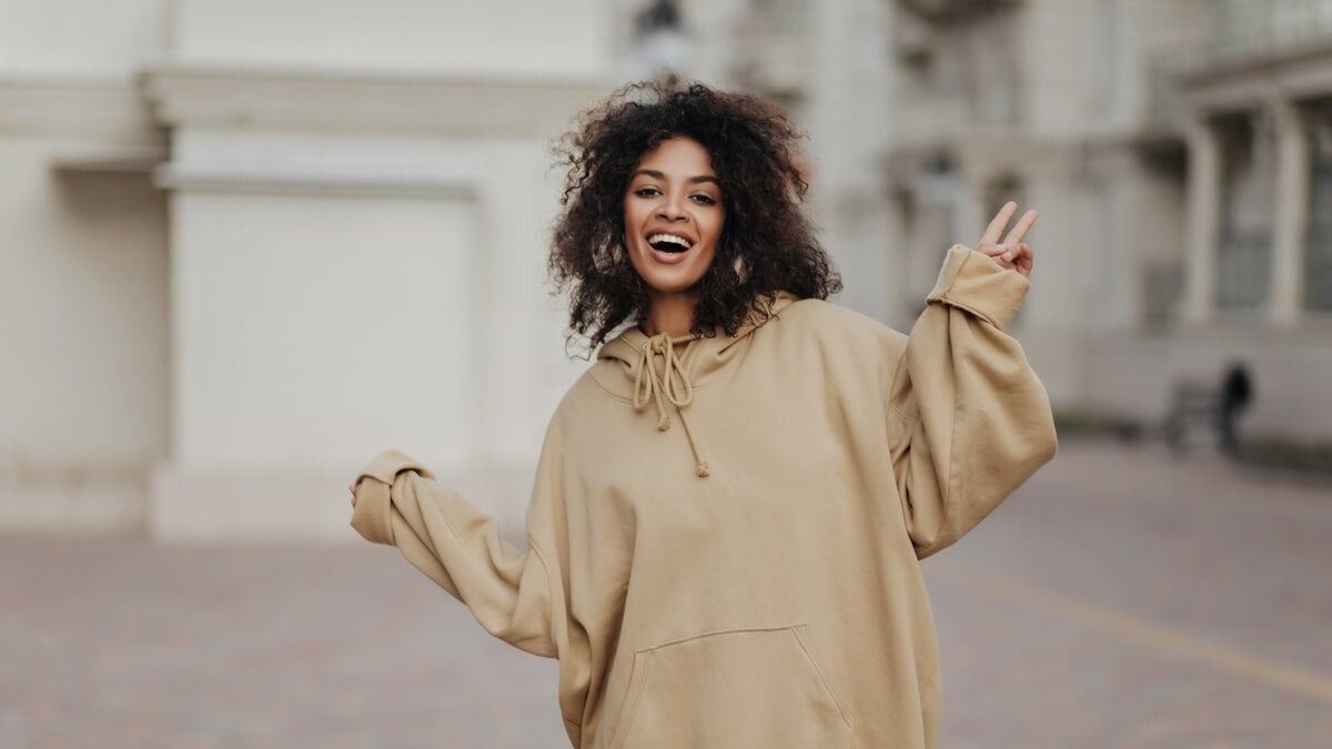 El oversize extremo ya no es tendencia: una nueva de moda para 2026 está empezando a dominar el ...