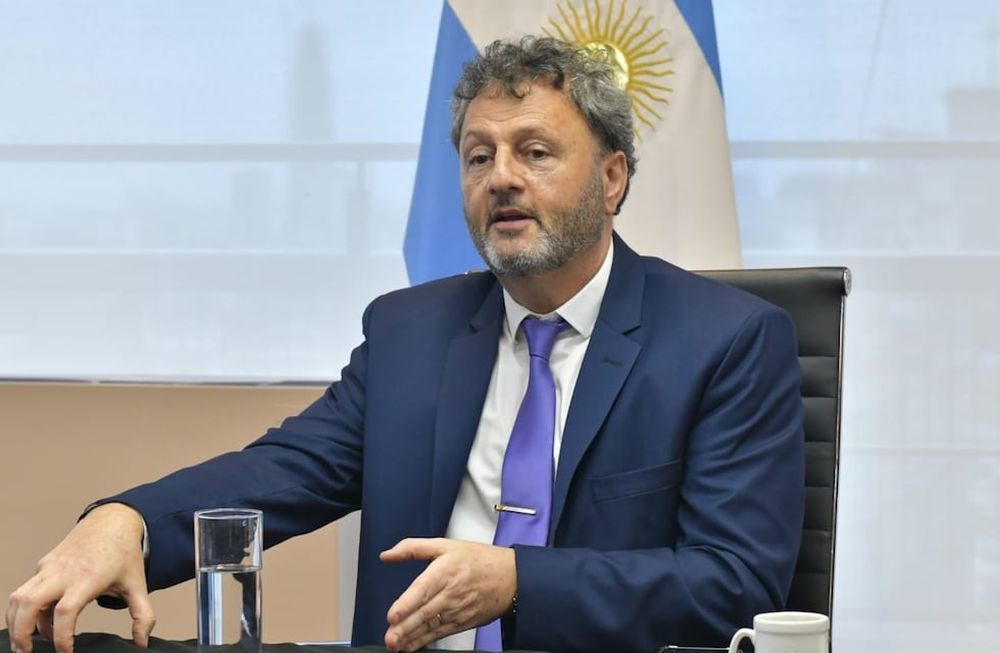 El secretario de Trabajo dijo que convocarían al consejo del Salario ...