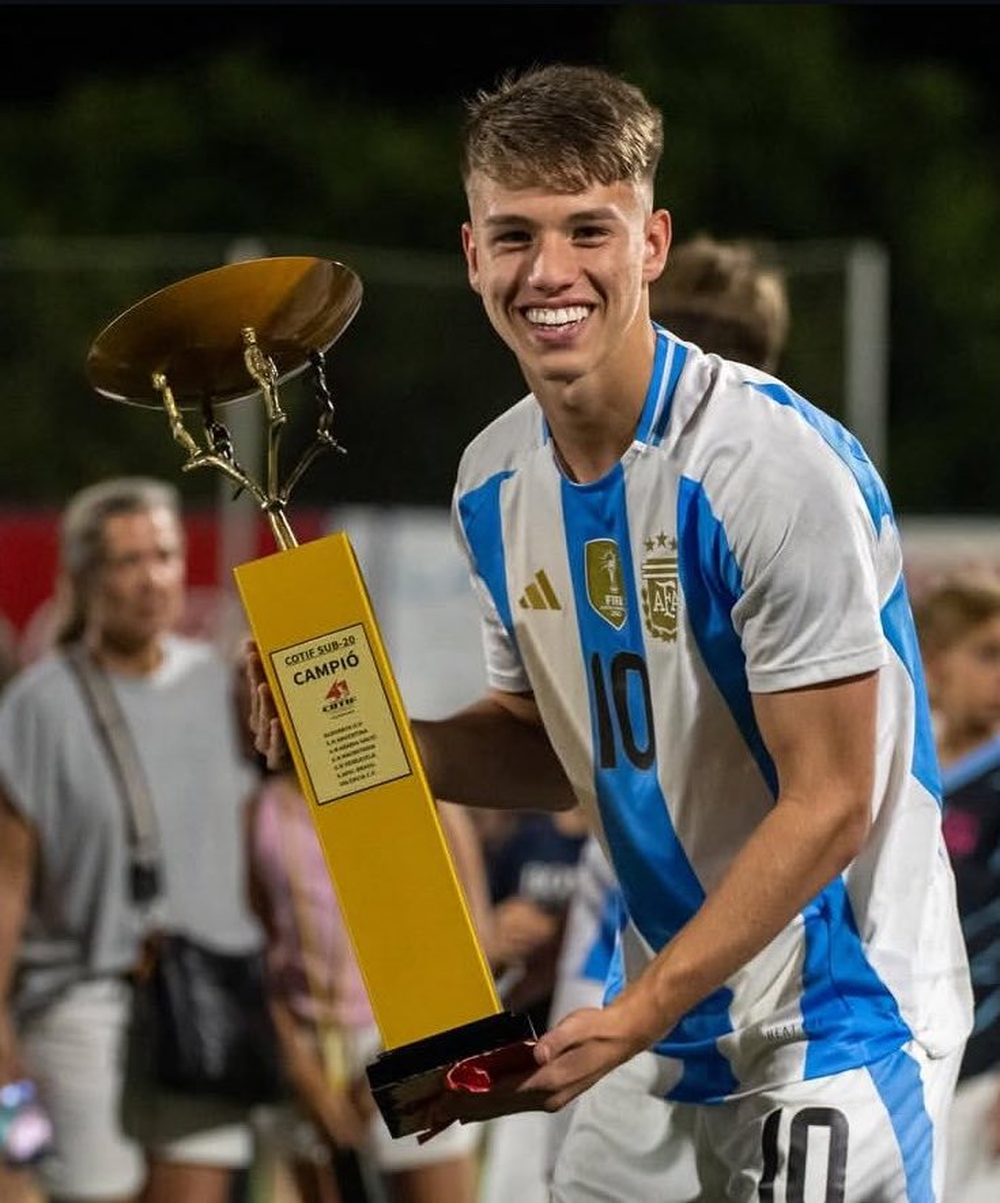 Diego Placente presentó la lista de convocados de la Selección ...