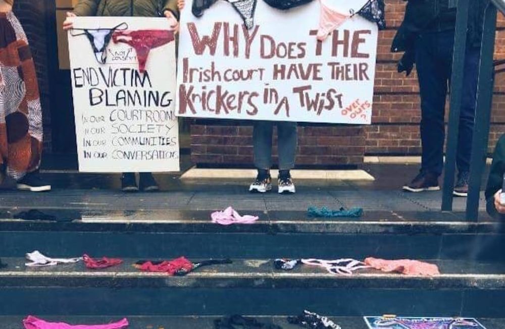 Original protesta en Irlanda contra el machismo