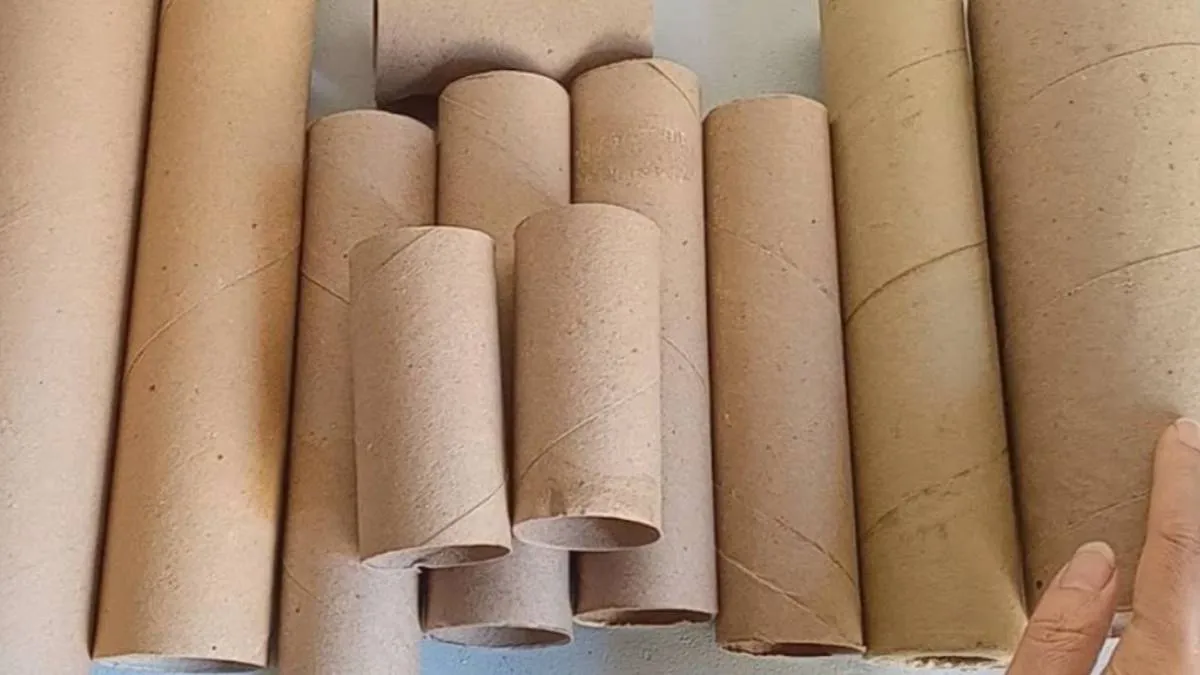 Cómo reciclar los rollos de papel para crear un jarrón y decorar tu ...