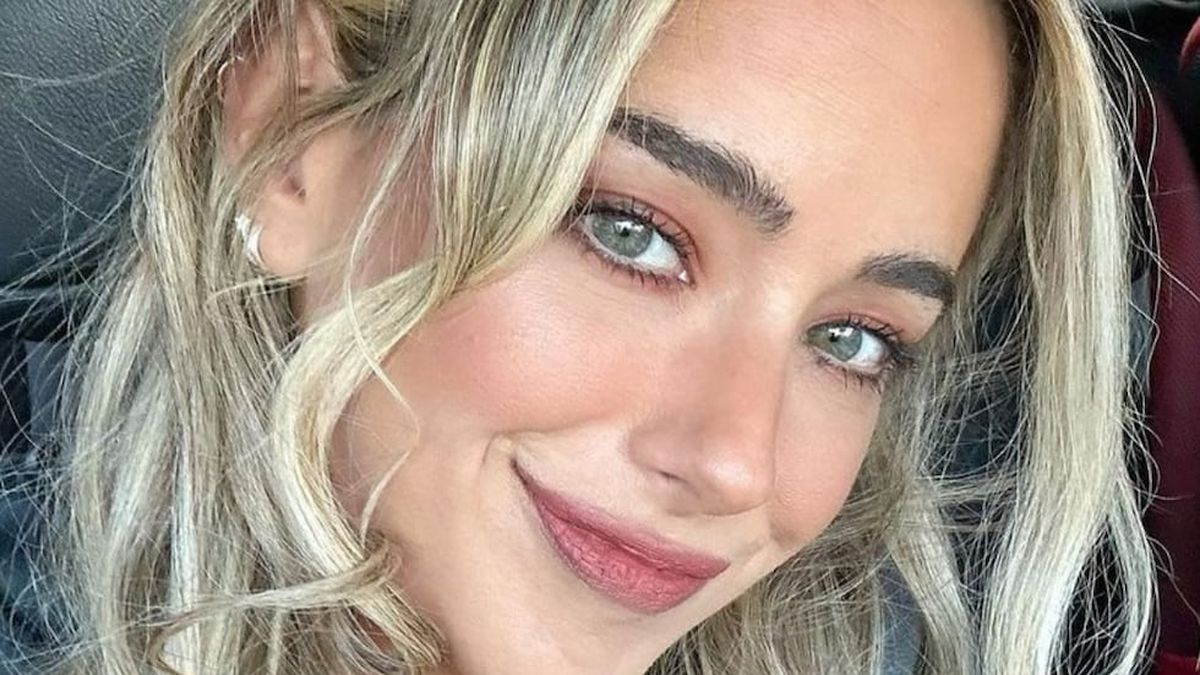 Sol Rivas se calzó un look engomado y lo mostró en detalles con un ...