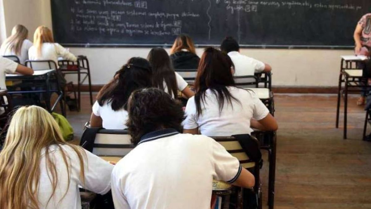 Alumnos que adeudan hasta cuatro materias tendrán otra oportunidad para ...