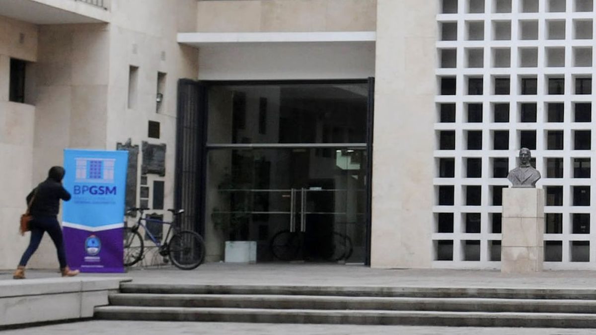 Biblioteca San Martín y su hemeroteca