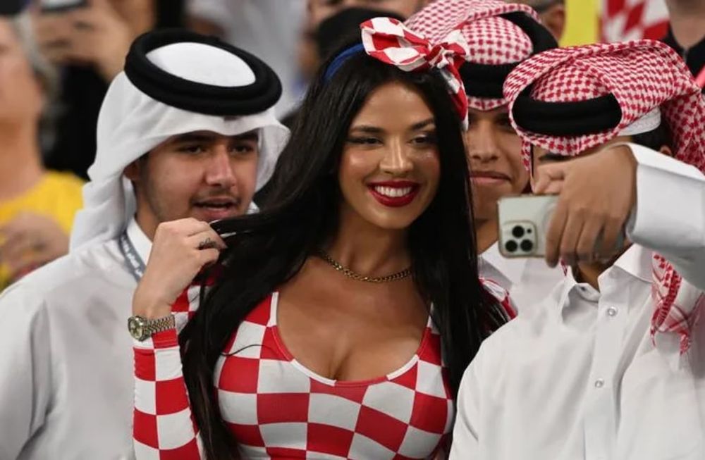 Qatar 2022: quién es Ivana Knöll, la influencer croata que deslumbró en las tribunas de Doha