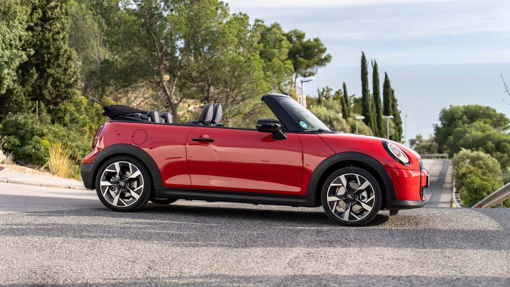 BMW Argentina actualizó el portfolio de los adorables Mini: versiones y ...