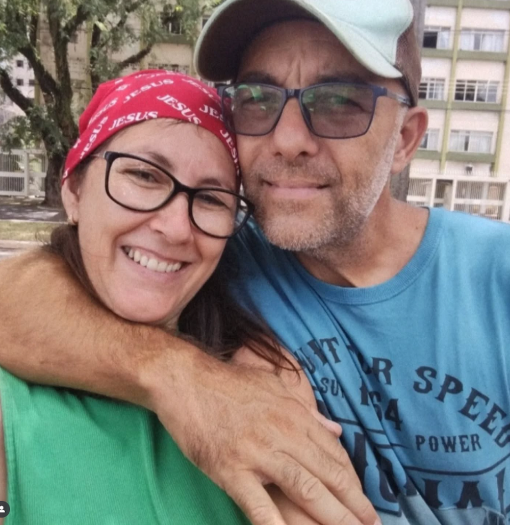 El viaje de las mil historias: recorrió 18 países en combi y en bici, y ...