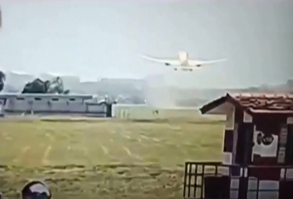 Nuevo video del accidente aéreo en la India revela detalles claves ...
