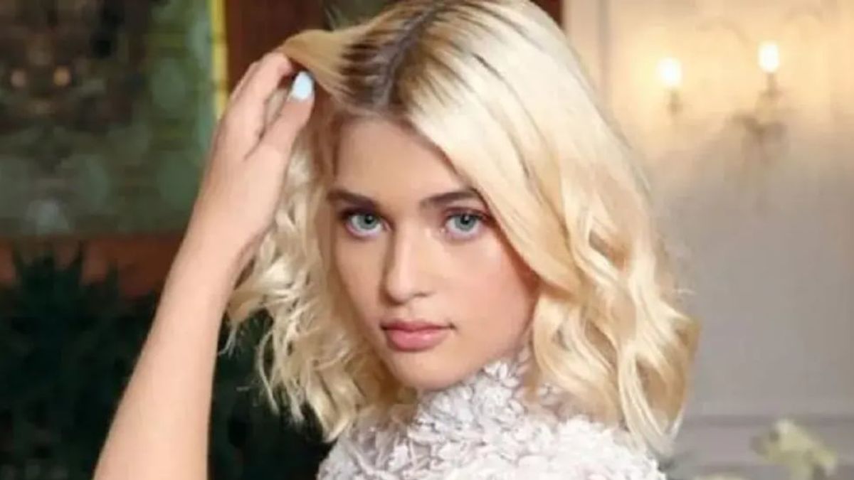 Marta Fort eligió un corsé minúsculo y beboteó con su escote en primer plano