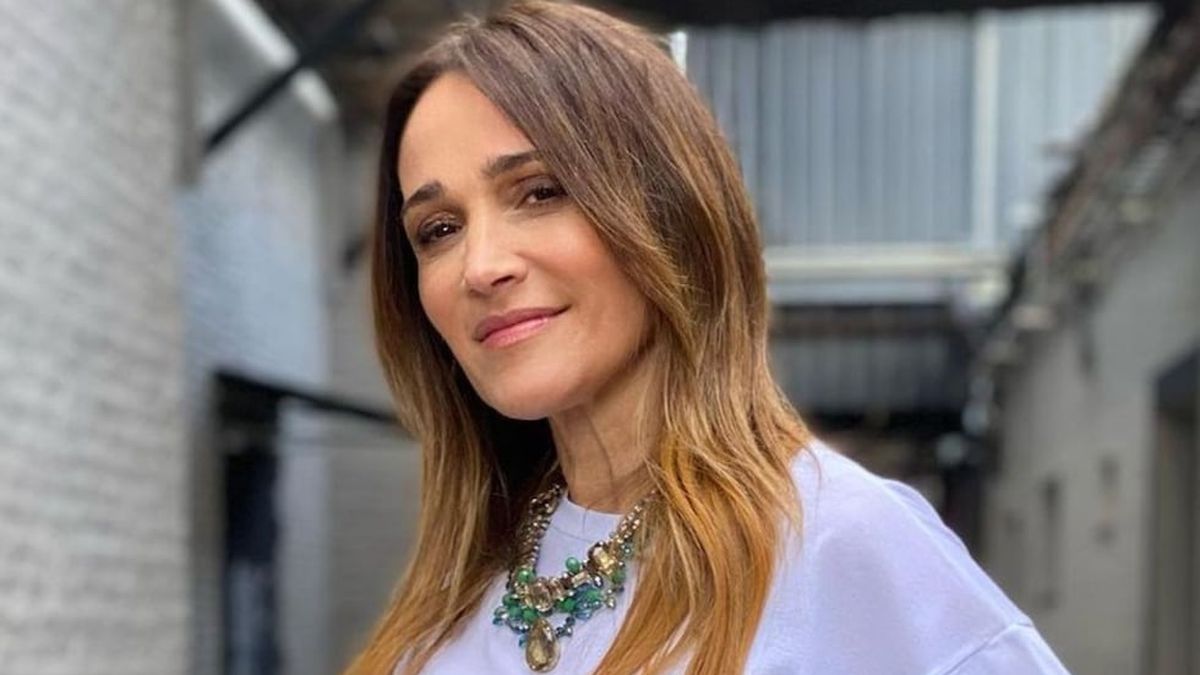 Vero Lozano subió una selfie en bikini desde la playa y el ángulo dejó ...