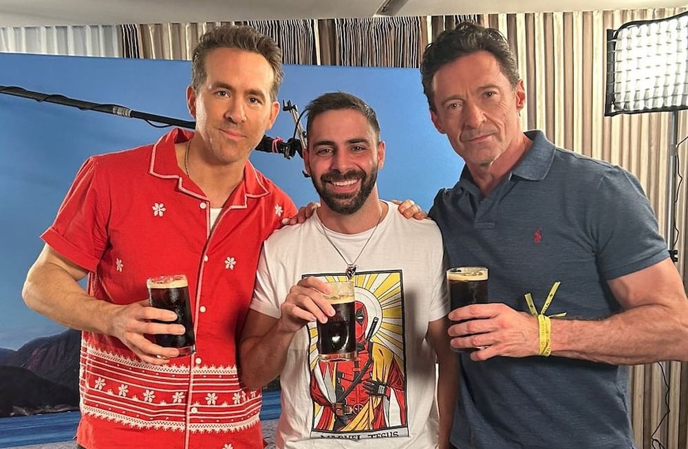La insólita reacción de Ryan Reynolds y Hugh Jackman al probar fernet puro