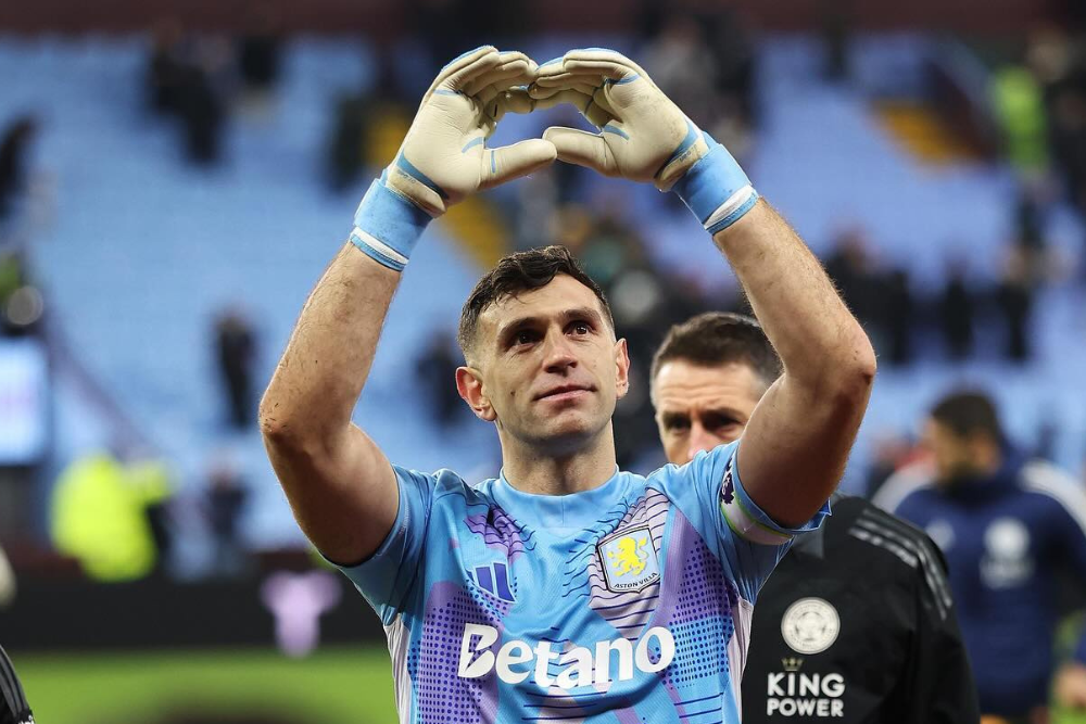 Dibu Martínez, el héroe de Aston Villa: dos atajadas clave para mantener vivo el sueño de Champions